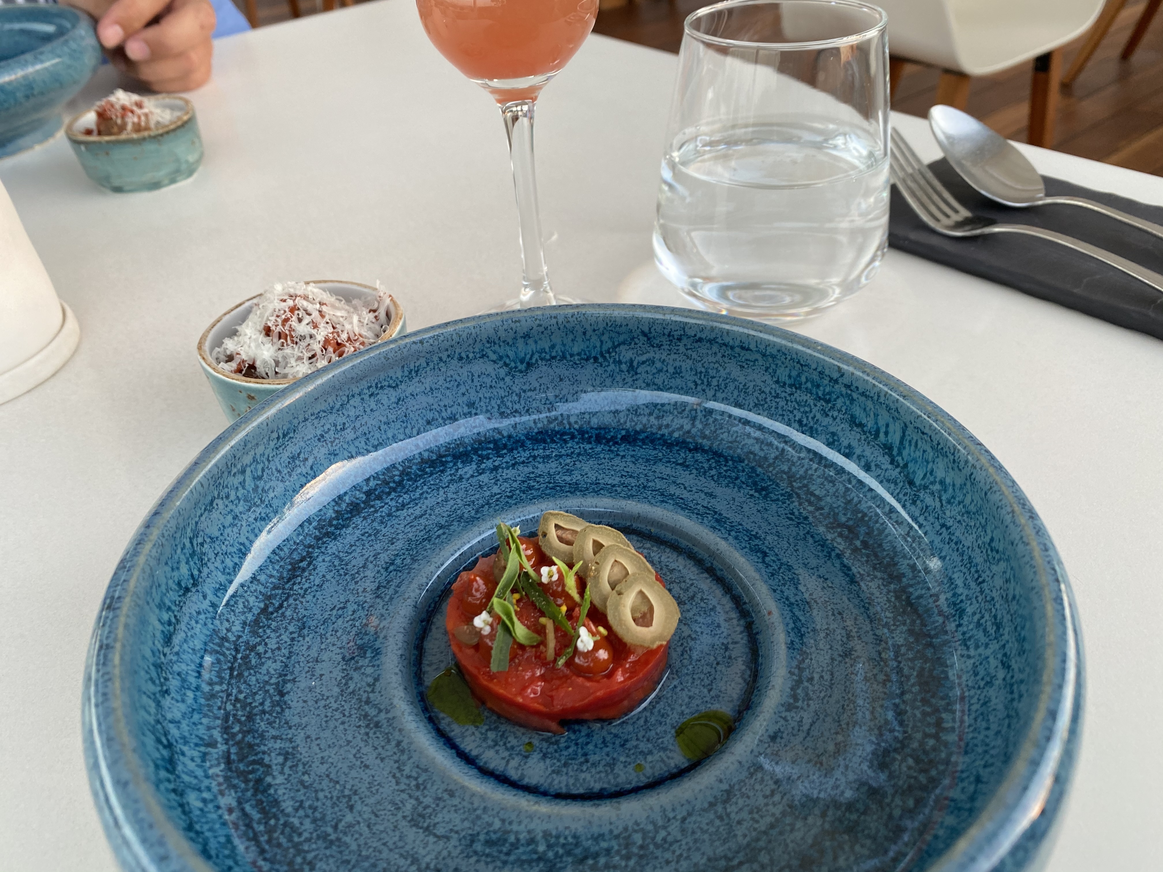 HYTRA RESTAURANT & BAR - Lifestyle-Insider.com